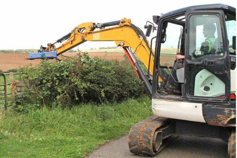 Excavator Sickle Bar Mower for Excavators up to 8 tons!